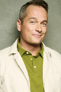 A Gentleman's Guide to Love and Murder